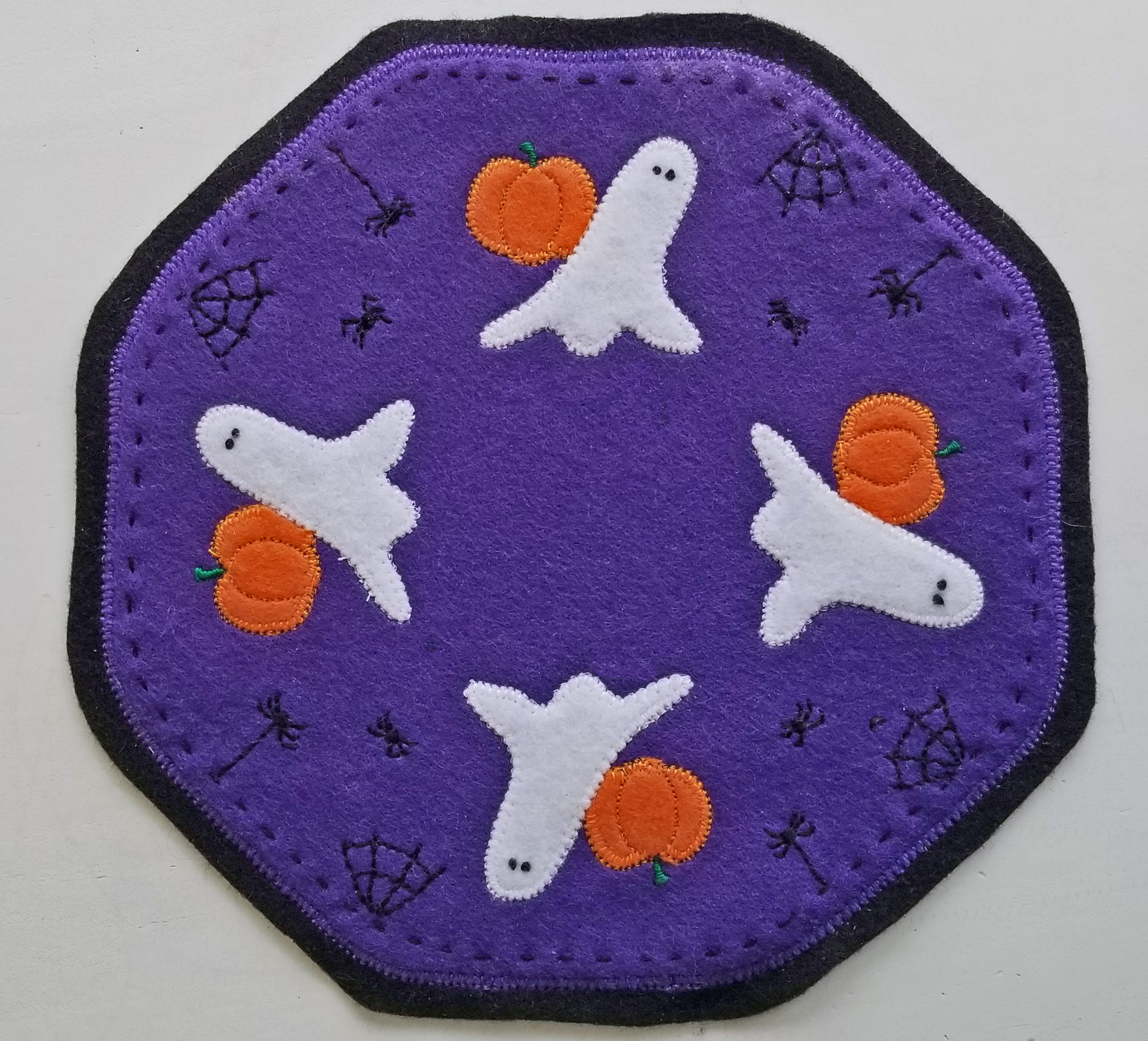 Felt Halloween Candle Mat - Spindles Designs